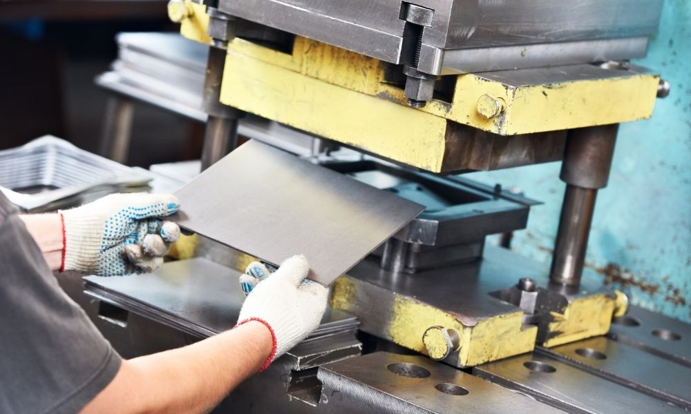 Benefits Of Using A Sheet Metal Folding Machine benefits-of-using-a-sheet-metal-folding-machine
